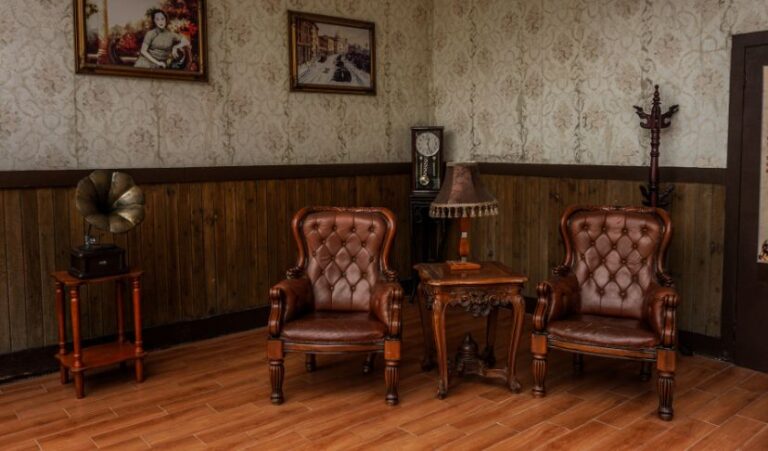 Mau Desain Interior dengan Konsep Klasik? Pertimbangkan Material Ini ...